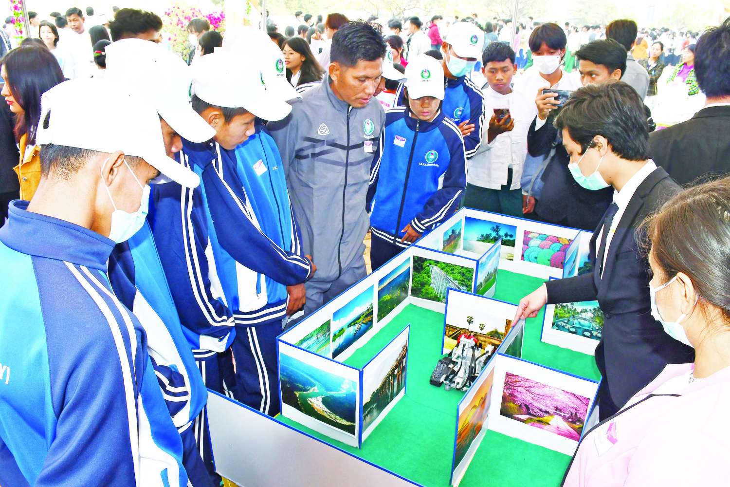 ၇၆ နှစ်မြောက် ပြည်ထောင်စုနေ့ကို ကြိုဆိုဂုဏ်ပြုခြင်းနှင့် ငြိမ်းချမ